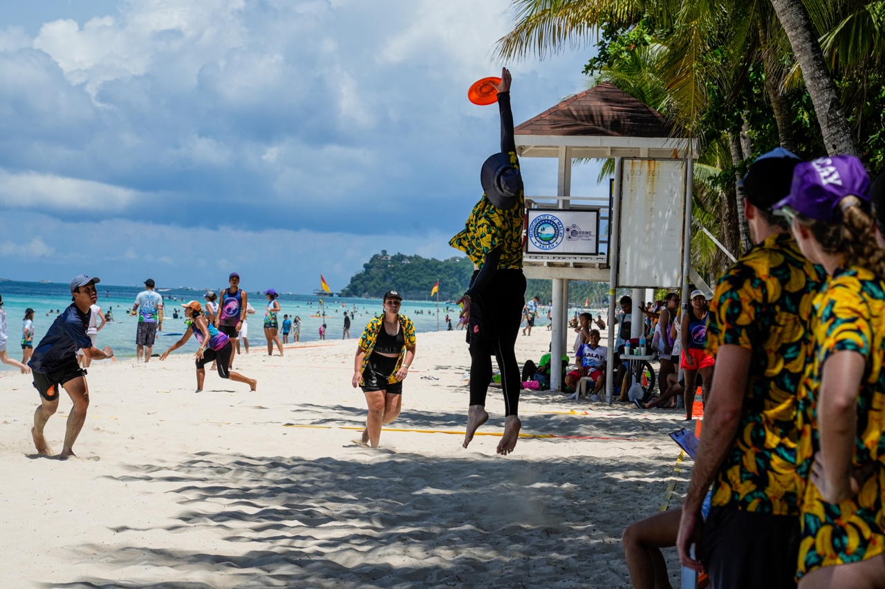 WEEKEND UPDATE #14 - BORACAY BANANAS - THE MAP CHASERS: OUR TRAVEL ...