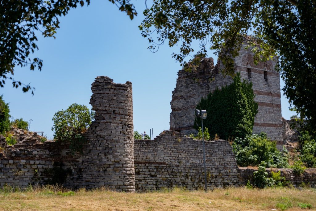 PROTECTING AN EMPIRE: THE ULTIMATE GUIDE TO THE WALLS OF CONSTANTINOPLE ...